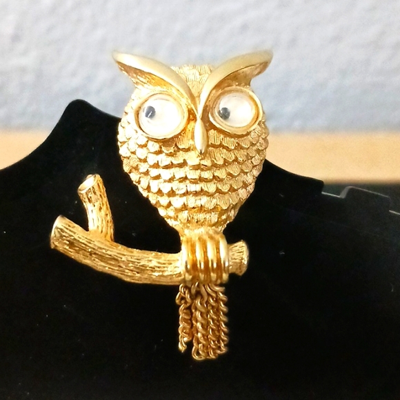 Avon | Jewelry | Vintage Avon Owl Brooch | Poshmark